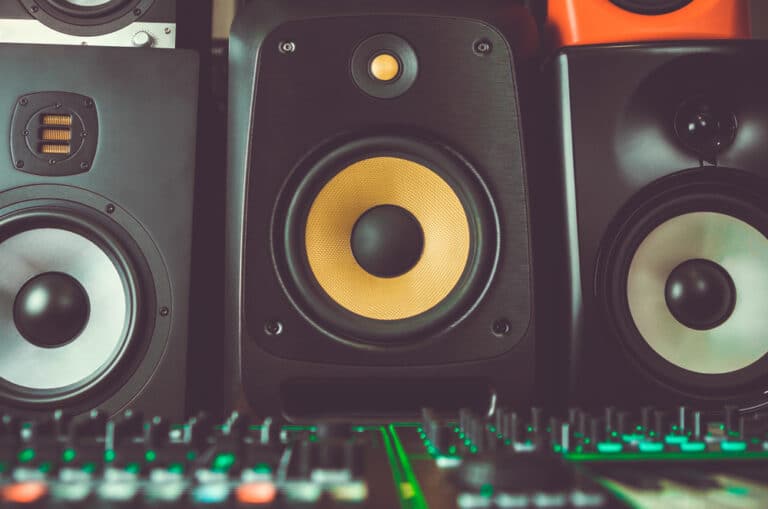 Active vs Passive Speakers: What's the Difference?